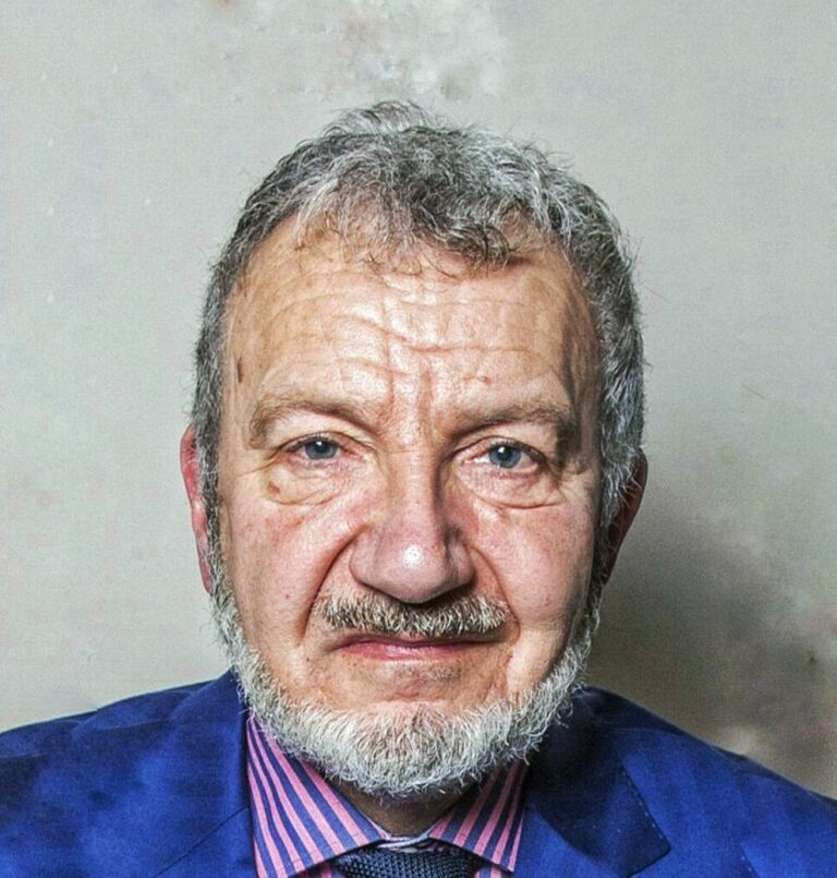 An English Teacher Of History And A 9000-Year-Old Cheddar Man Have The ...